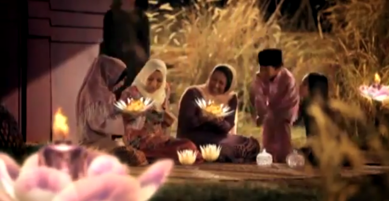 Anyone remember TV3’s Hari Raya Santa Claus?