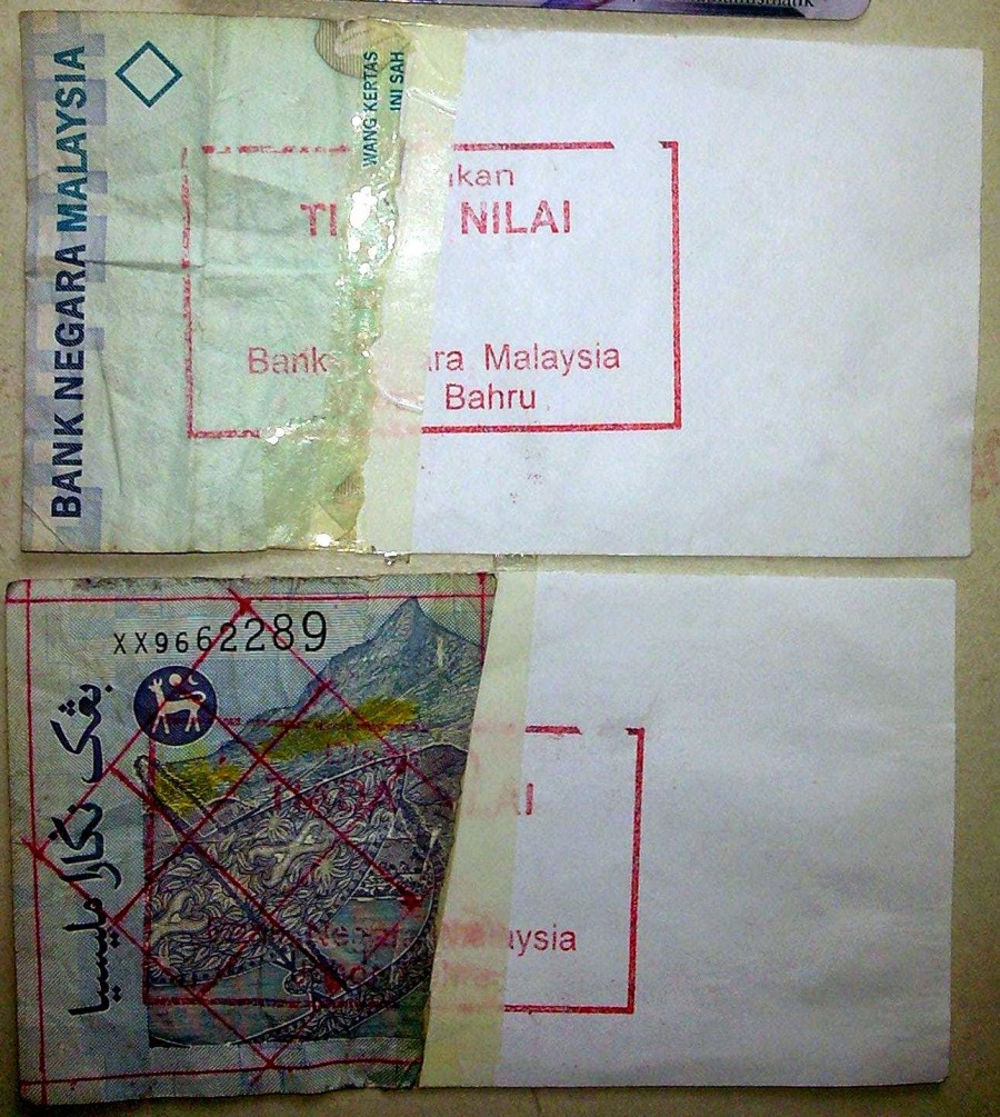 OMG did Hong Leong Bank actually give their customer fake Ringgit notes?