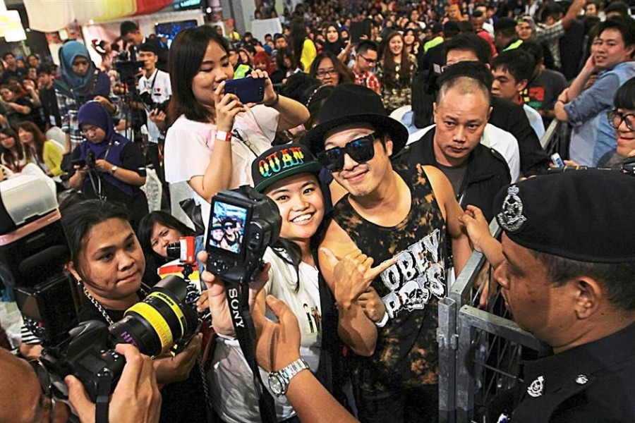 “One Cent Thief” breaks the fourth wall with IRL hijacking