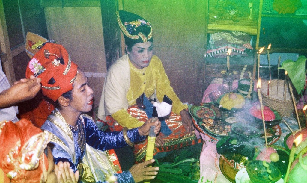 The Bugis community recognizes FIVE genders. How does that even work?