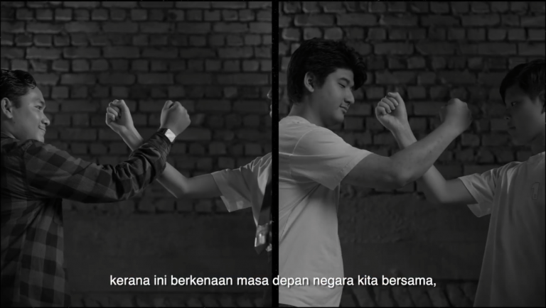 Why is Syed Saddiq doing this weird handshake with Msian kids?