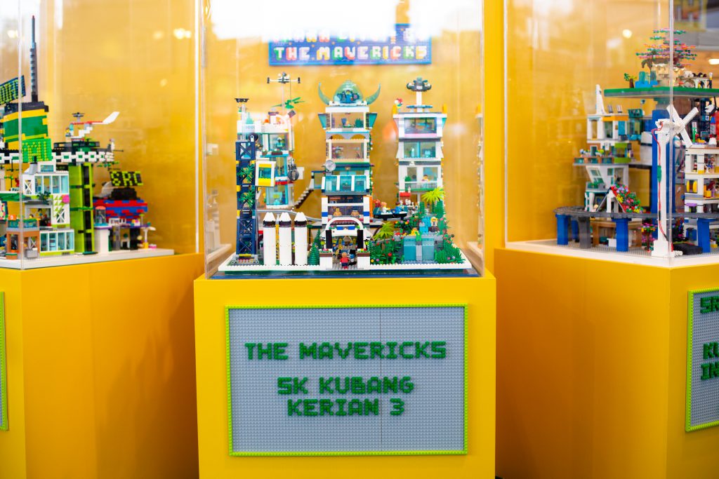 Students use Lego to build sustainable cities of the future
