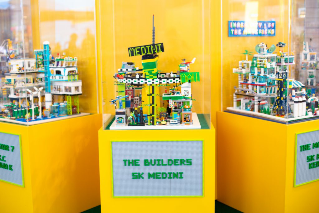 Students use Lego to build sustainable cities of the future