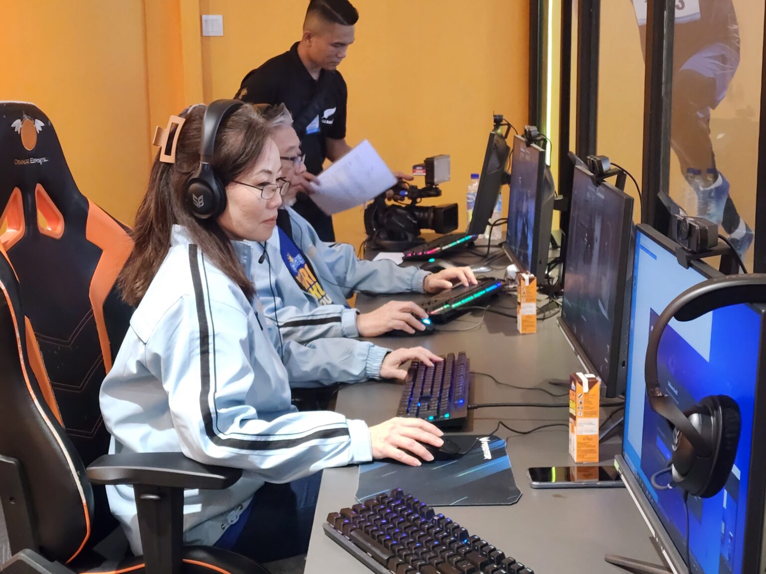 Hannah Yeoh welcomes Team eMAS, Msia's first senior CS2 team