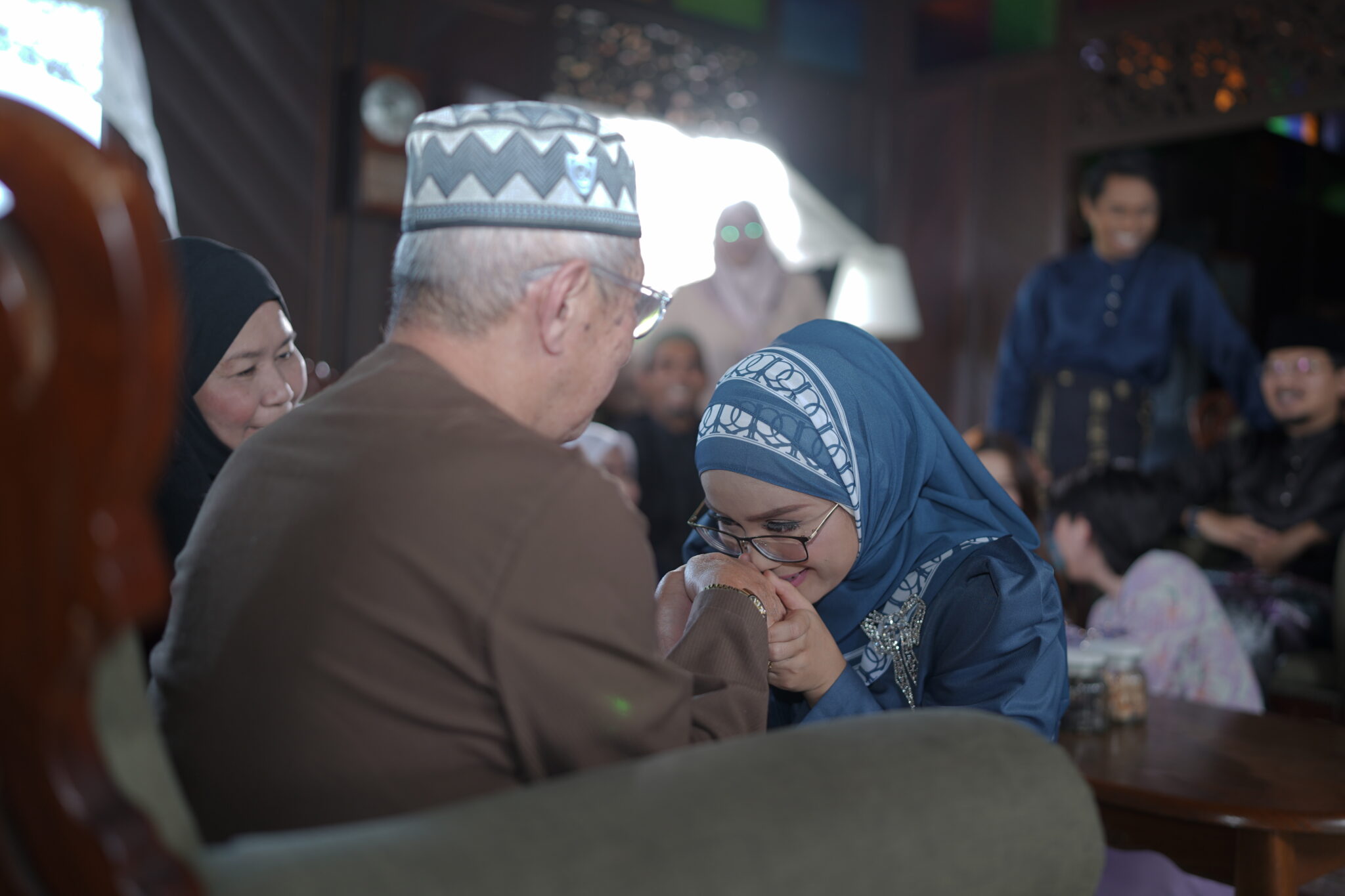 Bunga drops her FIRST ever Raya banger, and it’s got that Magika magic!