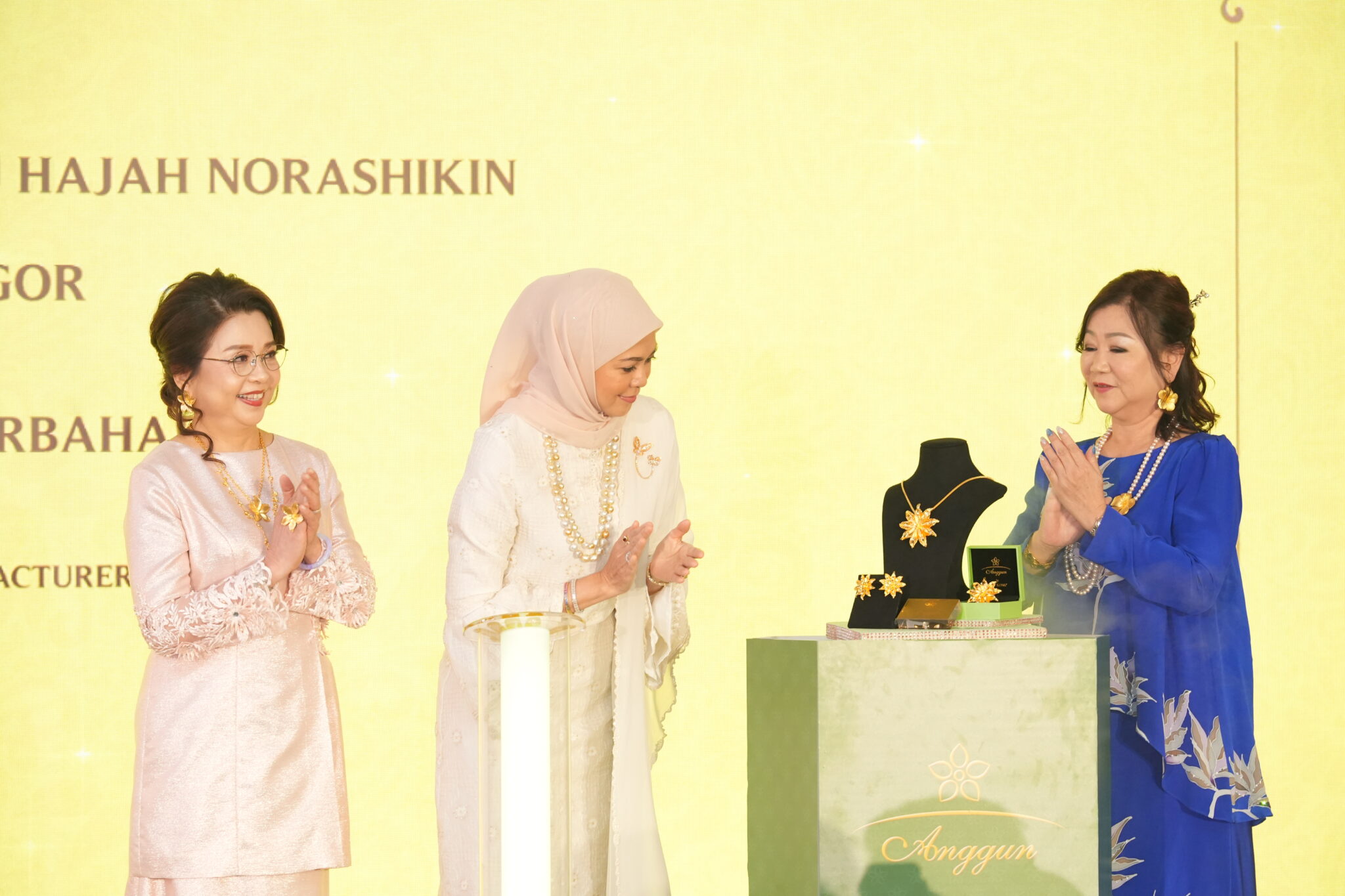 Poh Kong Launches ‘Pesona Tanjung’ Series with Royal Elegance and Local ...